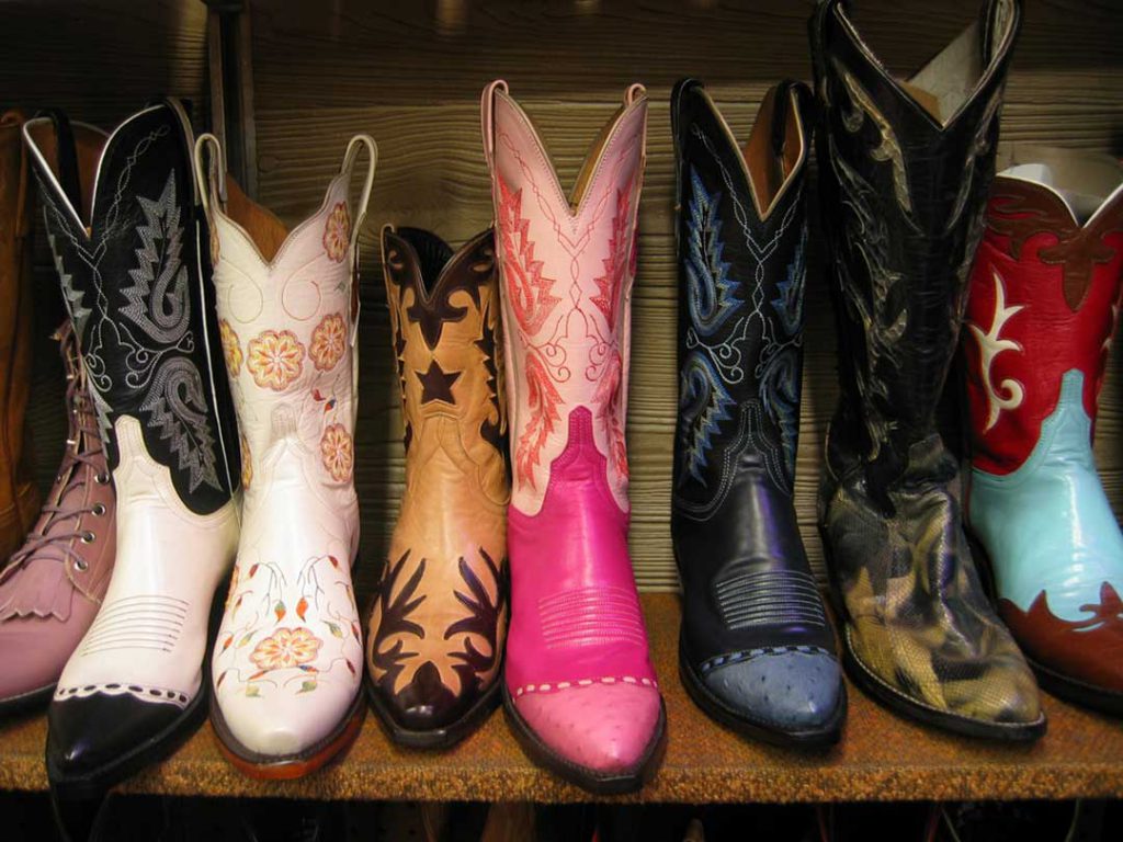 Keep Your Two Steppin’ Comfortable: Golden Rules of Buying Cowboy Boots ...